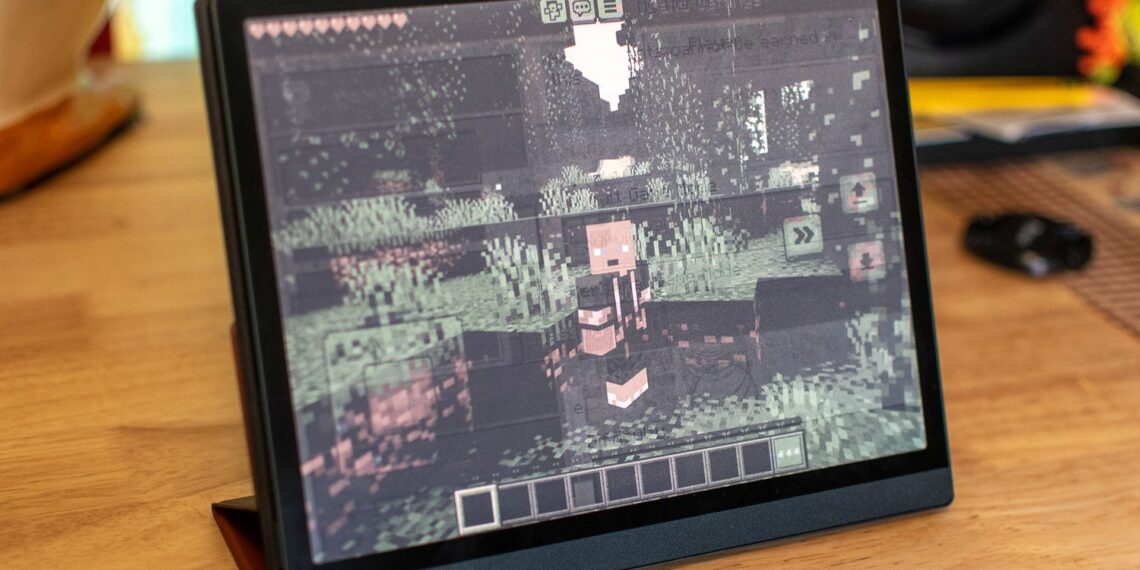 Minecraft on E Ink: Experiment on BOOX Tab